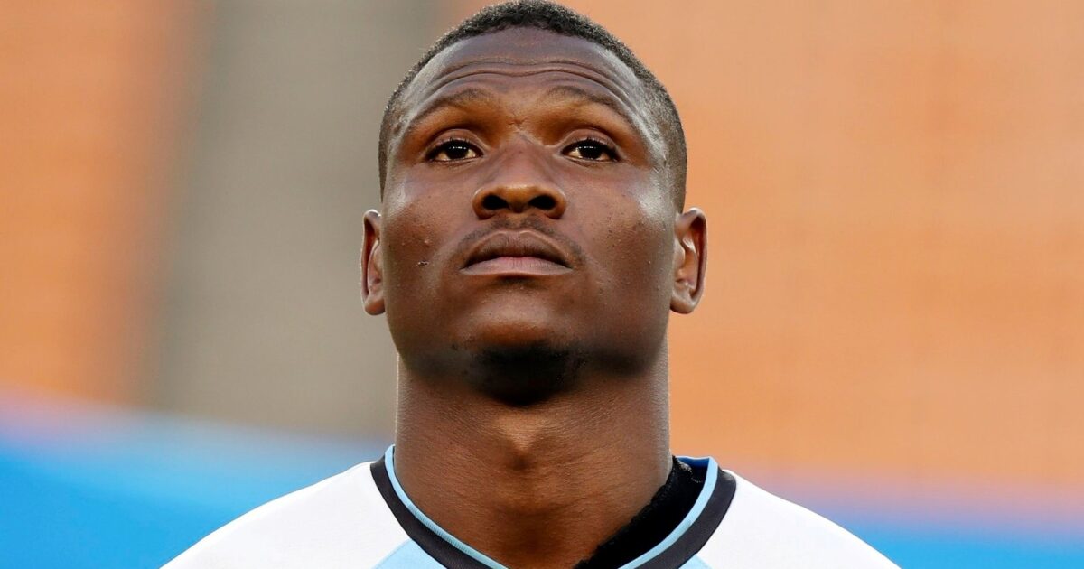 MPOTE TIPS DITLHOKWE TO SUCCEED AT KAIZER CHIEFS – Botswana Gazette